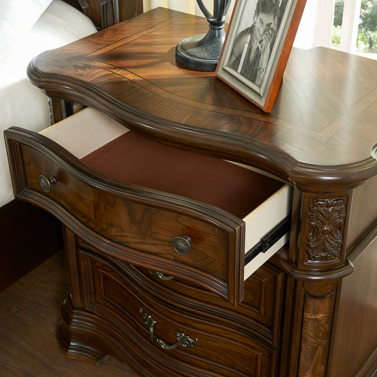 Royale Nightstand w/USB and Pwr – BoxDrop Direct